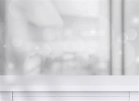 빈 흰색 테이블 상단 카운터 흐림 원근법 보케 밝은 배경 위에 책상 배경 흰색 프리미엄 사진
