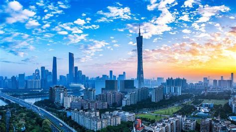 中央选定广东省10城，建设1个国家中心城市，9个区域中心城市！ 经济体 广东省 常住人口 新浪新闻