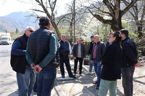 ადგილობრივი ხელისუფლების წარმომადგენლებმა ბორჯომში მიმდინარე ინფრასტრუქტურული სამუშაოები