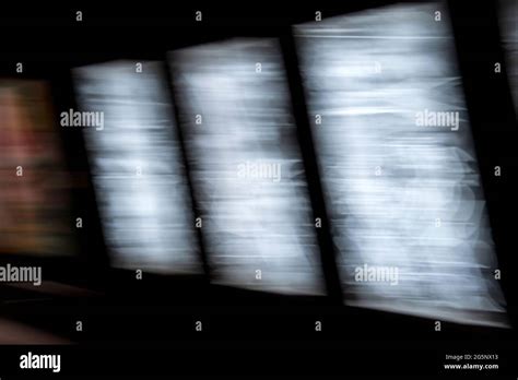 rolling shutter effect camera movement distortion of the shape of fast