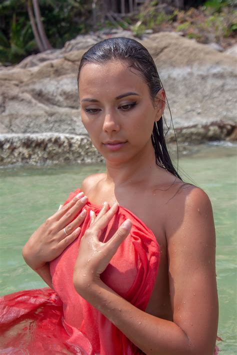 Novlerapresentingnovlera Ebpresenting Nov Leranov Lerahigh