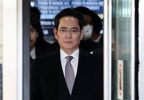 사즉생 독한 삼성인 돼라 이재용 회장 이건희 스타일로 위기 돌파 모색하나 종합