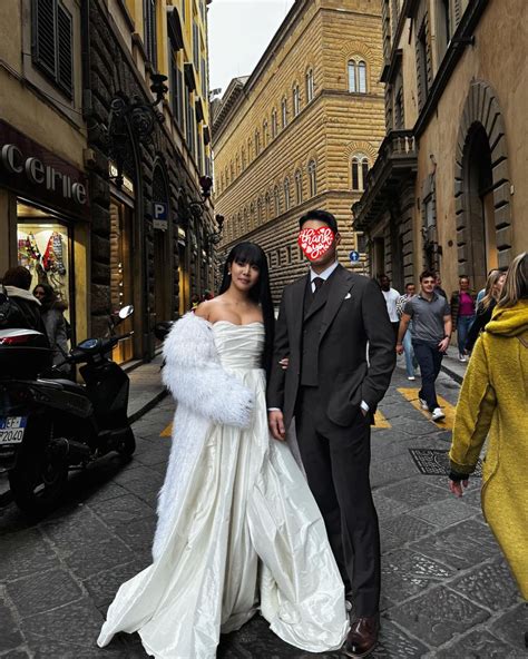 혼전임신 랄랄 유부녀 됐다 웨딩사진 공개…훤칠한 남편과 행복