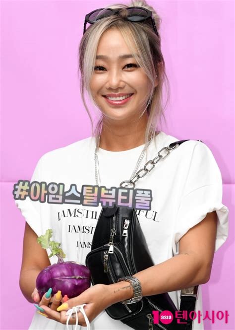 Ten 포토 효린 황보언니 축하해 텐아시아