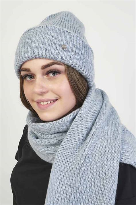 Купить женский вязаный комплект шапка и шарф