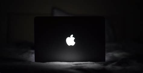 Glowing Apple Logo Returning To Macbooks Channelnews