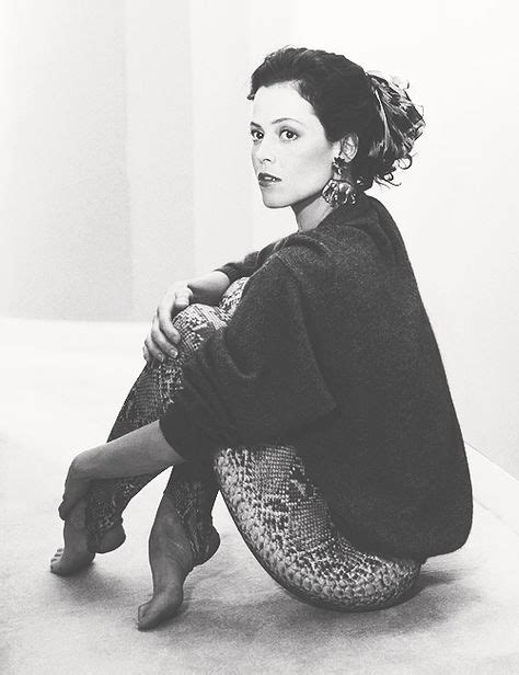 261 Best Sigourney Weaver Images On Pinterest Sigourney Weaver Aliens Movie And Actresses