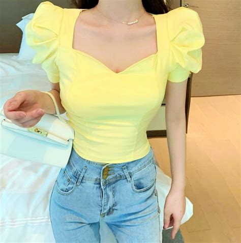 아이엠레드 스퀘어하트넥 벌룬퍼프 크롭블라우스