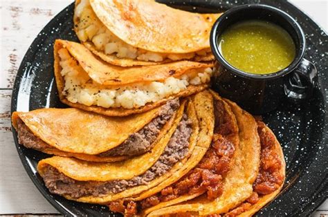 Tacos De Anasta Receta De Frijol Papa Adobo Y Chicharrón