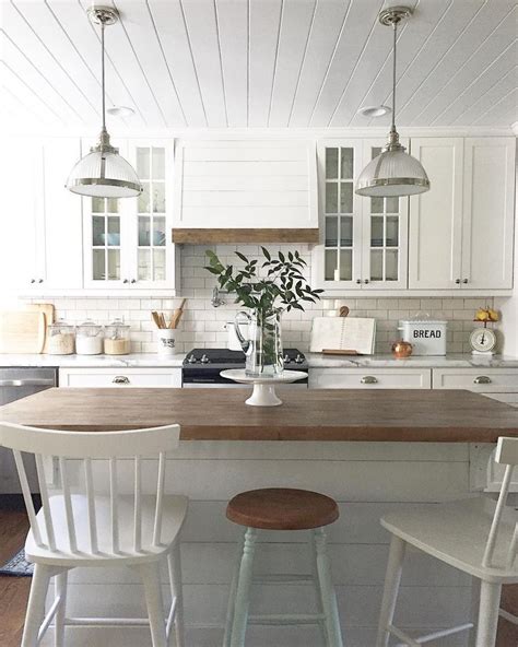White Farmhouse Kitchen Farmhouse Style Bar Stools Kitchen With Bar