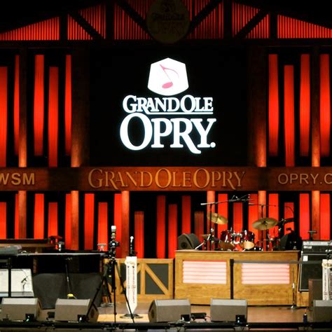 Nashville Bachelorette Party Ideas Backstage Tour At The Grand Ole