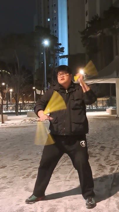 놀랍게도 제 채널은 모델링으로 삼은 채널이 있습니다 100 따라하는 건 아니지만 Youtube