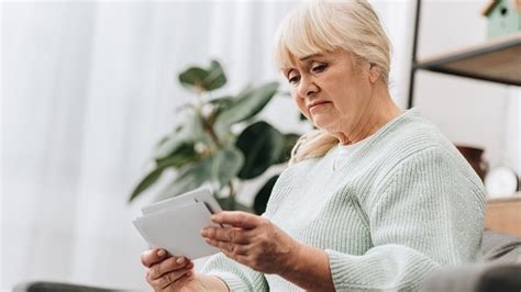 Ідентифікація пенсіонерів як діяти щоб не втратити виплати Читайте