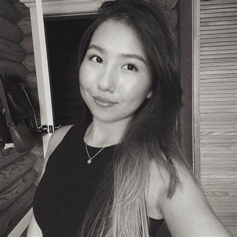 Когда у девушки есть свои собственные деньги и она хорошо выглядит