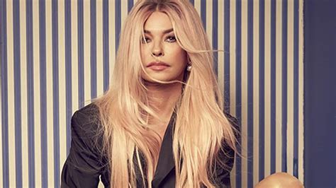 Shania Twain Hot Gossip