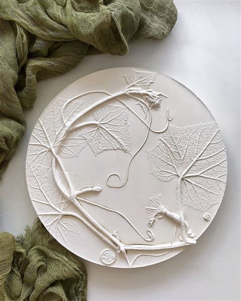 Ботанический барельеф в интерьере 88 фото