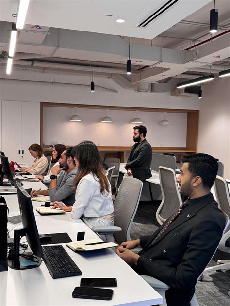 Бесплатные стоковые фото на тему бизнес бизнес профессионалы блокнот верхние лампы взрослый