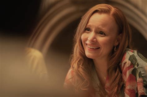 Lauren Ambrose On Servant Finale Yellowjackets Season 2 Vans Storyline