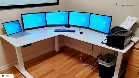 21 Multi Monitor Computer Desk Setup Ideas For Tech Lovers Computer Desk Setup Desk Setup Desk
