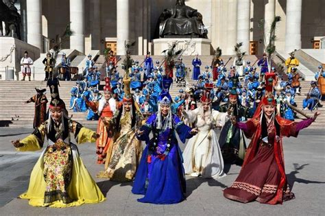 Олон улсын ардын урлагийн их наадам төв талбайд болж байна