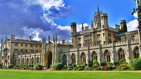 Download Beautiful Trinity College Cambridge University Wallpaper
