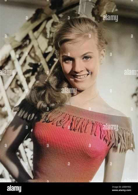 Heidi Brühl Deutsche Schlagersängerin Und Schauspielerin Deutschland