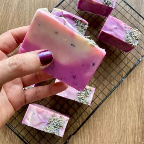 Jabón Lavanda Regenerador De La Piel La Plaza Morada