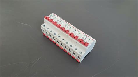 Át 1 Chiều Dc 32a Lw 1000v Bộ Ngắt Mạch Cb Dc 1000v