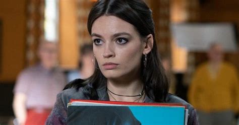 Nữ chính Sex Education bất ngờ quay xe giành lại đất diễn ở mùa mới liệu có cứu phim khỏi