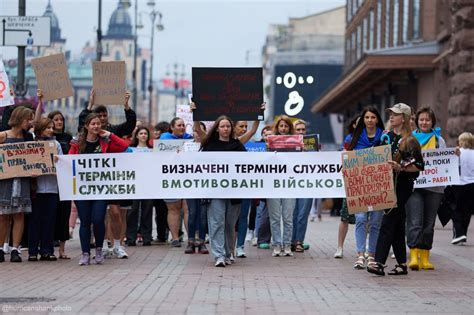 Поліція Харківської області На Харківщині жінка покинула на вулиці двомісячну дитину Свій