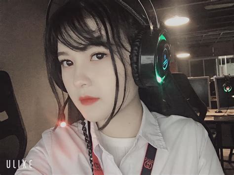 H Nh M U B N G I L T Ng Cho Game Th G I Xinh Th Ch Ch I Game I B N K O D O L Y Ti N