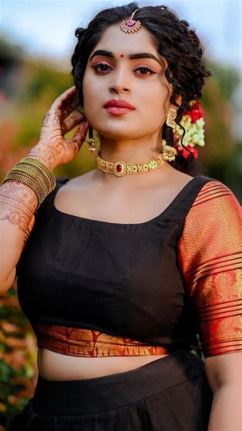 ആരതി സോജൻ Arathy Sojan Web Stories Manorama Online