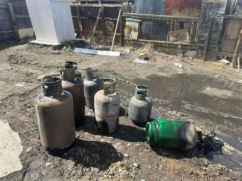 Гал түймэр унтраах үеэр олдсон газын баллонуудыг аюулгүй болголоо