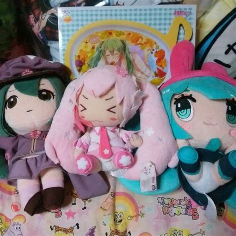 Great Value Hatsune Miku Set For Sale