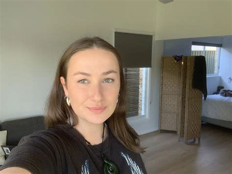 Mikayla 22 Looking In Shellharbour Wollongong Au