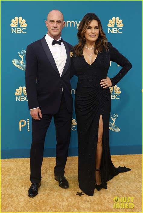 Mariska Hargitay Makes Jaws Drop At Emmy Awards 2022 With Christopher