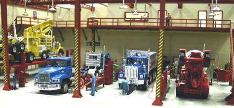 Bob Leinbachs Truck Shop Diorama View 3