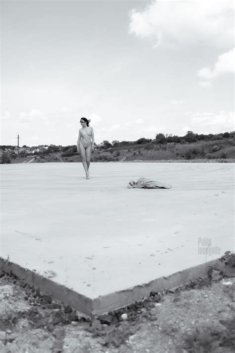 Concrete Geometry NUDE In Heels Photo Session Pablo Incognito