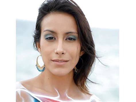 Dame Painted As Cuban Flag Walks Public Beach Then Super Steamy