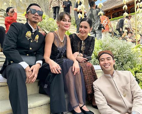Begini Tampilan Memukau Luna Maya Di Acara Pernikahan Bcl Dan Tiko
