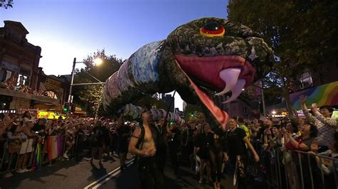 First Nations Float Kicks Off Mardi Gras Parade Abc News