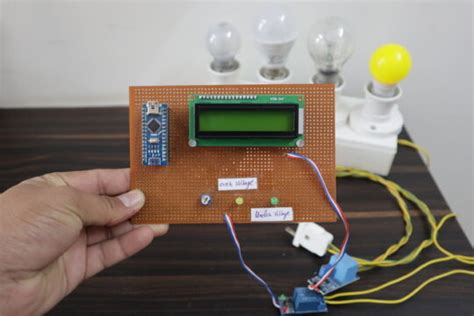 Sistema De Protección Y Monitoreo De Voltaje De Ca Usando Arduino