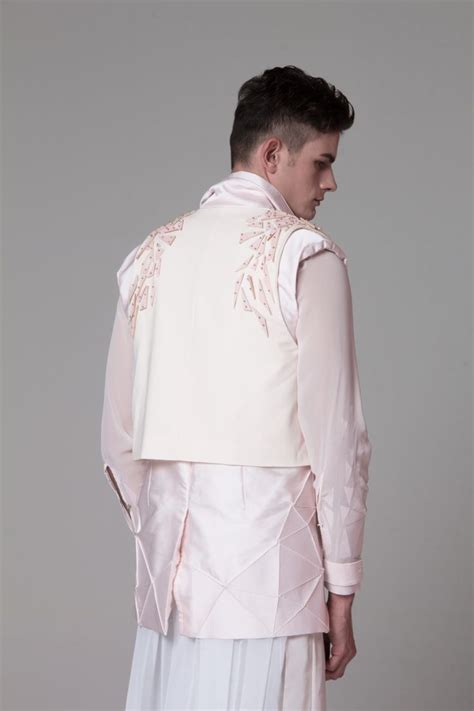 Suprematism Of Architecture Outfit 2 Ss14 En 2025