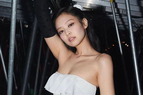 The Mistake That Jennie Kim Had In The Middle Of A Blackpink Concert