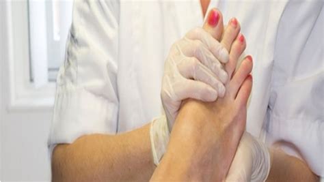 How To Remove Calluses From Feet And Fingers Naturally VKool