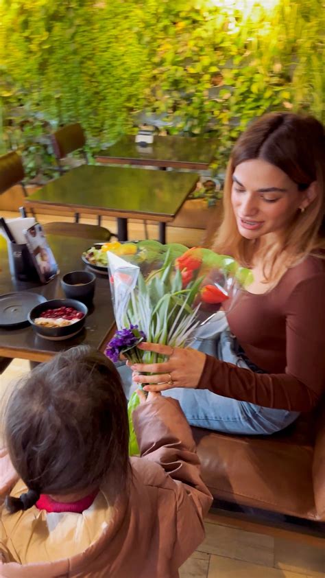 გილოცავთ 8 მარტს ყველა გოგოს ქალბატონს გილოცავთ 8 მარტს გისურვებთ მშვიდობიან წარმატებულ და