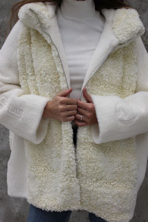Lookre ЛК 40 полушубок белый с капюшоном купить
