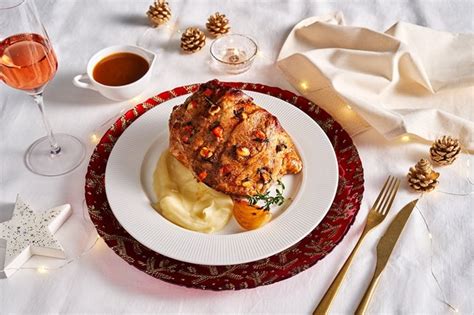 Ароматно шпикован свински врат и сочно пюре от целина опитайте задължително Всичко за жената