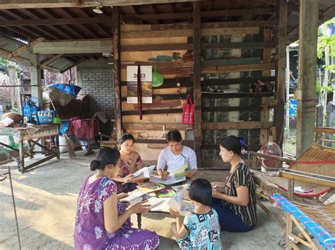 ပေါင်မြို့နယ်၌ Mobile Library စနစ်ဖြင့် စာအုပ်၊ စာစောင်များ ငှားရမ်းပေး Myanmarnationalpost