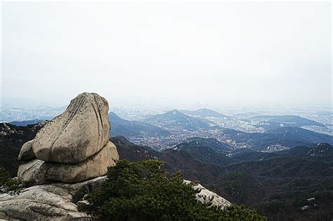 문수봉 아래 두꺼비바위와 서울시내 풍경 오마이포토